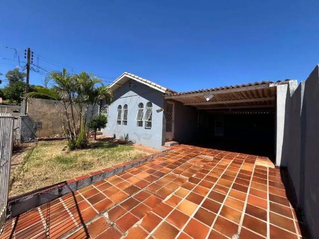 Casa / Sobrado para Venda em Londrina/PR Carnascialli 3 Quartos
