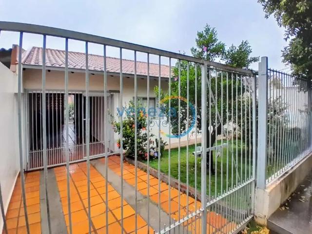 Casa / Sobrado para Venda em Londrina/PR Carnascialli 3 Quartos