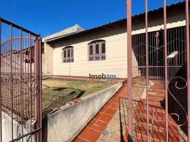 Casa / Sobrado para Venda em Londrina/PR Carnascialli 3 Quartos