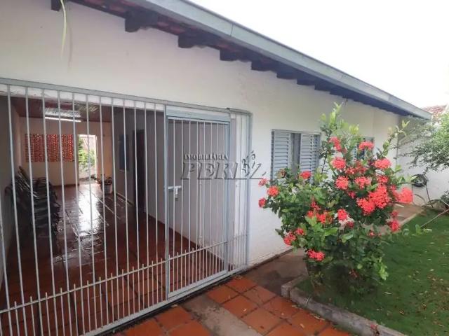 Casa / Sobrado para Venda em Londrina/PR Carnascialli 3 Quartos