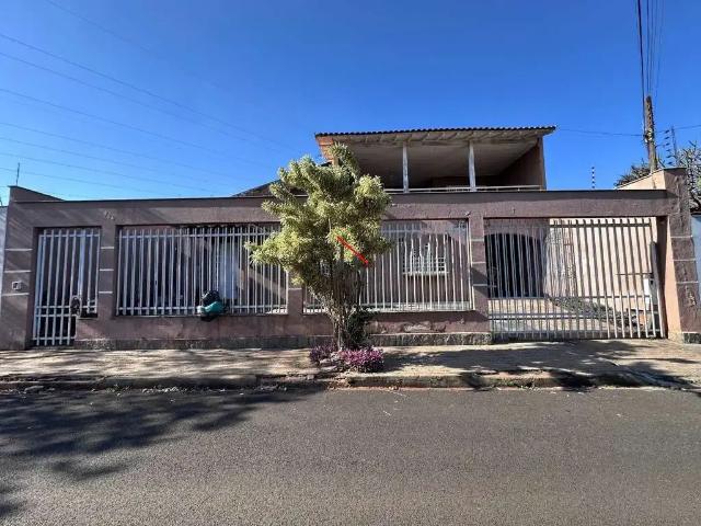 Casa / Sobrado para Venda em Londrina/PR Caravelle 5 Quartos