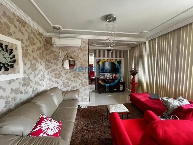 Casa / Sobrado para Venda em Londrina/PR Caravelle 3 Quartos