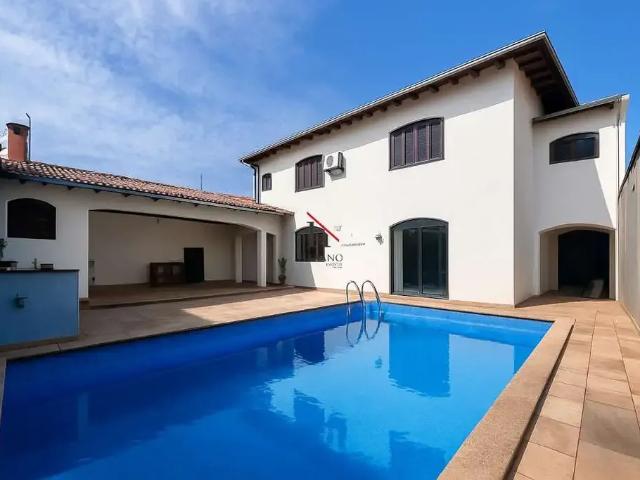 Casa / Sobrado para Venda em Londrina/PR Centro 4 Quartos
