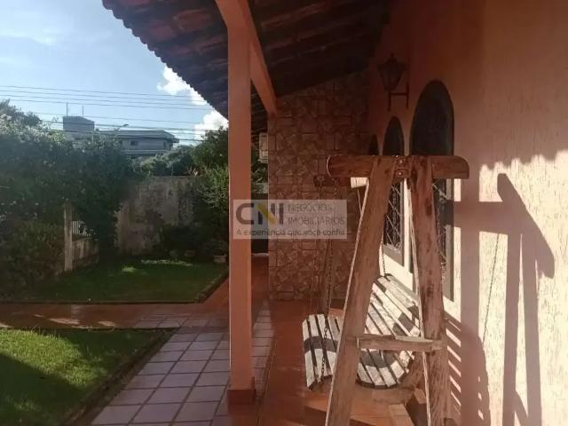 Casa / Sobrado para Venda em Londrina/PR Centro 4 Quartos