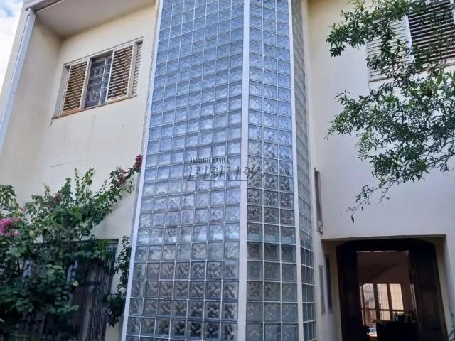 Casa / Sobrado para Venda em Londrina/PR Centro 5 Quartos