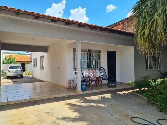 Casa / Sobrado para Venda em Londrina/PR Centro 3 Quartos