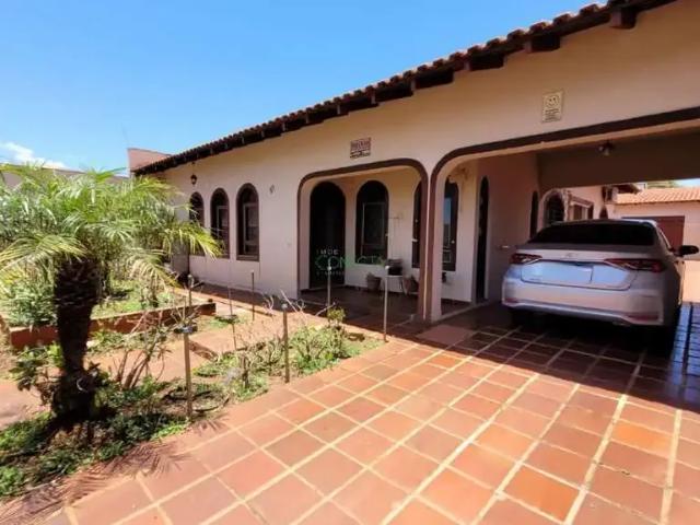 Casa / Sobrado para Venda em Londrina/PR Champagnat 3 Quartos