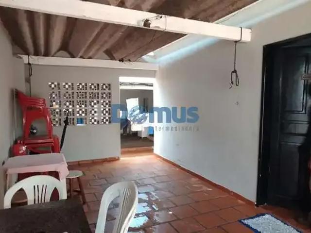 Casa / Sobrado para Venda em Londrina/PR Cinco Conjuntos 2 Quartos