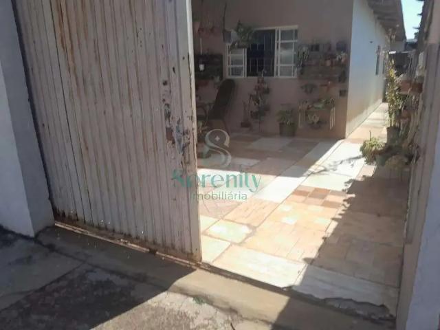 Casa / Sobrado para Venda em Londrina/PR Cinco Conjuntos 2 Quartos