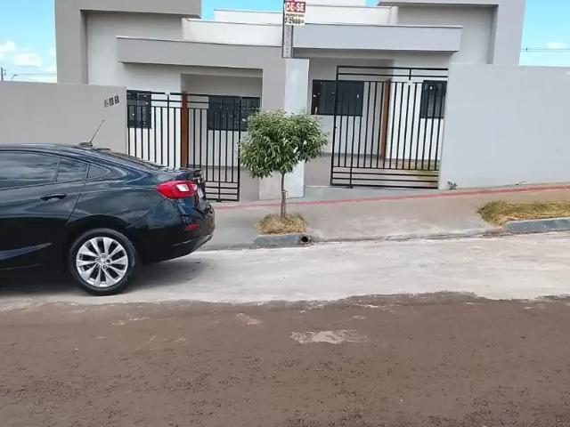 Casa / Sobrado para Venda em Londrina/PR Colinas 2 Quartos