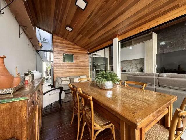 Casa / Sobrado para Venda em Londrina/PR Colúmbia 3 Quartos