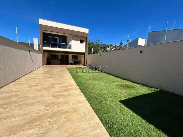 Casa / Sobrado para Venda em Londrina/PR Colúmbia 3 Quartos