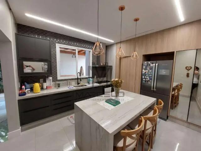 Casa / Sobrado para Venda em Londrina/PR Condomínio Royal Forest 3 Quartos