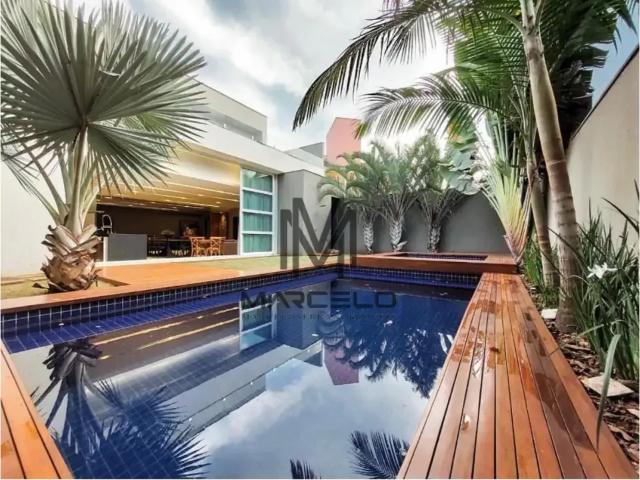 Casa / Sobrado para Venda em Londrina/PR Condomínio Royal Forest 4 Quartos