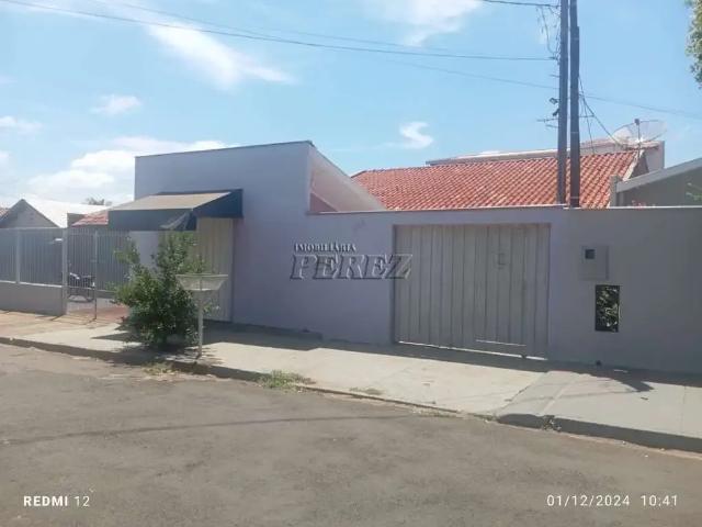 Casa / Sobrado para Venda em Londrina/PR Conjunto Cafezal 1 4 Quartos