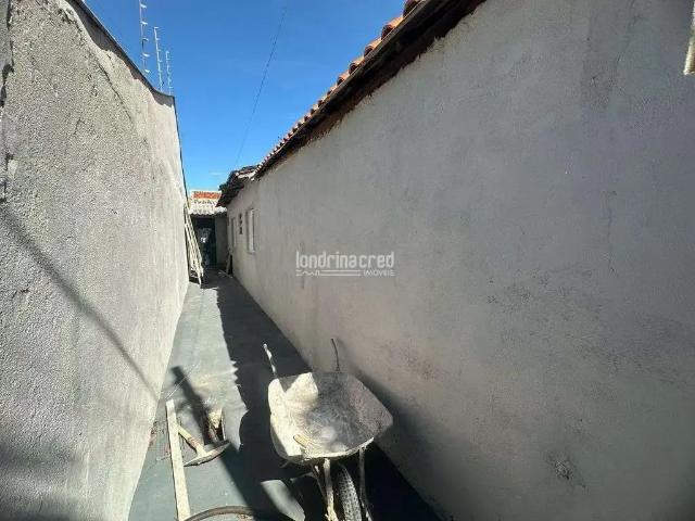 Casa / Sobrado para Venda em Londrina/PR Conjunto Habitacional Alexandre Urbanas 4 Quartos