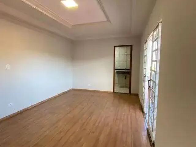 Casa / Sobrado para Venda em Londrina/PR Conjunto Habitacional Alexandre Urbanas 3 Quartos