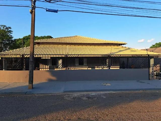 Casa / Sobrado para Venda em Londrina/PR Conjunto Habitacional Alexandre Urbanas 3 Quartos