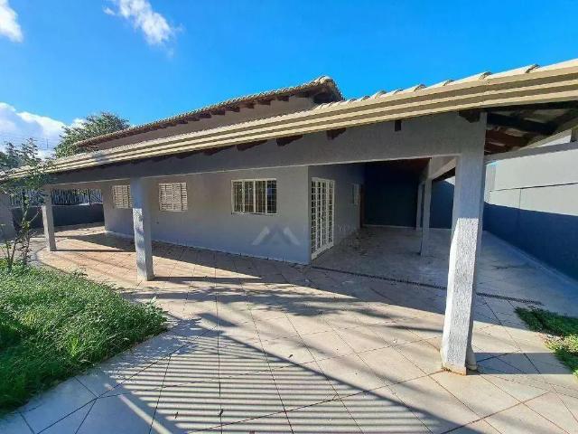 Casa / Sobrado para Venda em Londrina/PR Conjunto Habitacional Alexandre Urbanas 3 Quartos