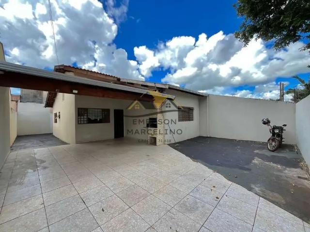 Casa / Sobrado para Venda em Londrina/PR Conjunto Habitacional Alexandre Urbanas 3 Quartos