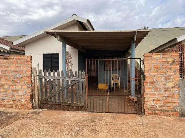 Casa / Sobrado para Venda em Londrina/PR Conjunto Habitacional Milton Gavetti 2 Quartos