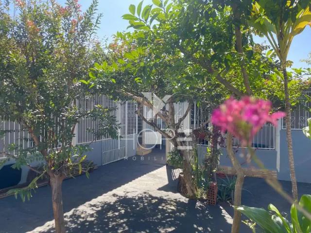 Casa / Sobrado para Venda em Londrina/PR Conjunto Habitacional Milton Gavetti 3 Quartos