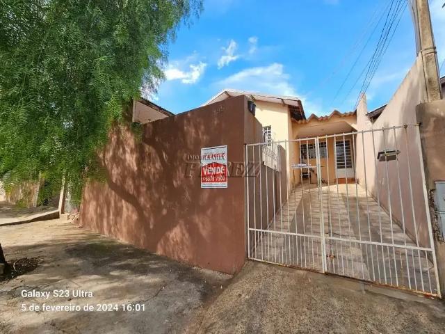 Casa / Sobrado para Venda em Londrina/PR Conjunto Habitacional Saltinho 3 Quartos