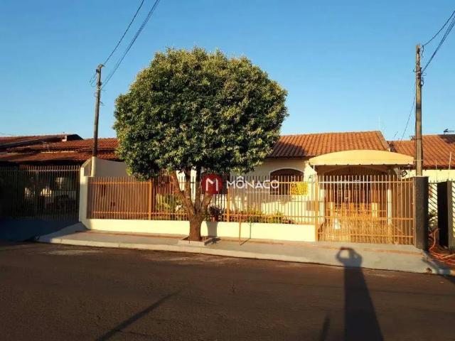 Casa / Sobrado para Venda em Londrina/PR Conjunto Parigot de Souza 3 3 Quartos