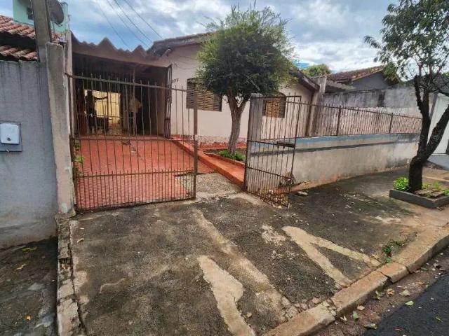 Casa / Sobrado para Venda em Londrina/PR Conjunto Parigot de Souza 1 3 Quartos