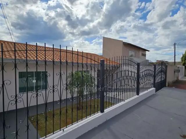 Casa / Sobrado para Venda em Londrina/PR Conjunto Professora Hilda Mandarino 3 Quartos