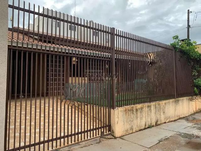 Casa / Sobrado para Venda em Londrina/PR Conjunto Residencial Marajoara 3 Quartos