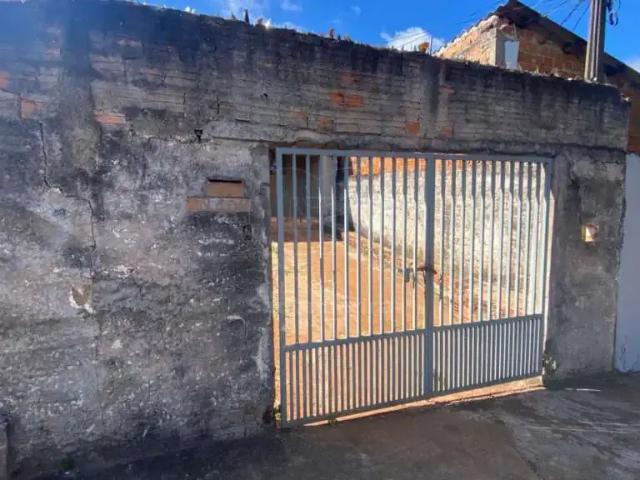 Casa / Sobrado para Venda em Londrina/PR Conjunto Semiramis Barros Braga 3 Quartos
