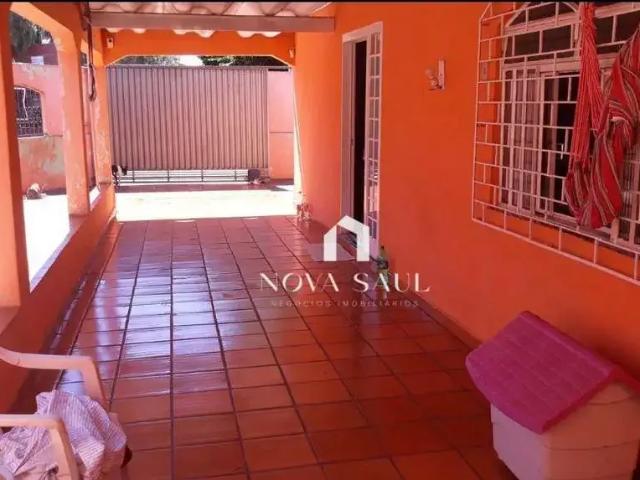 Casa / Sobrado para Venda em Londrina/PR Conjunto Semiramis Barros Braga 3 Quartos