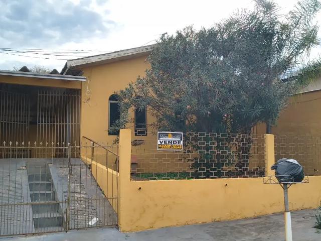 Casa / Sobrado para Venda em Londrina/PR Conjunto Semiramis Barros Braga 2 Quartos