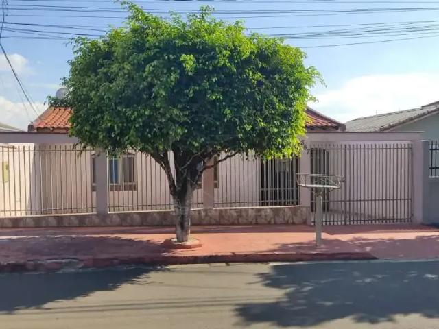 Casa / Sobrado para Venda em Londrina/PR Conjunto Vivi Xavier 3 Quartos