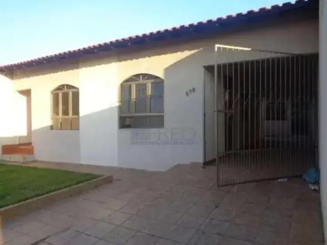 Casa / Sobrado para Venda em Londrina/PR Conjunto Vivi Xavier 4 Quartos