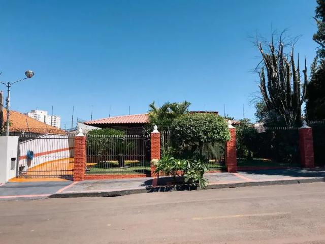Casa / Sobrado para Venda em Londrina/PR Dom Pedro 4 Quartos