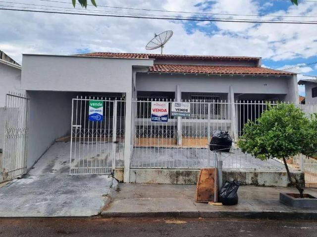 Casa / Sobrado para Venda em Londrina/PR Ernani Moura Lima 3 Quartos