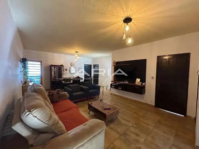 Casa / Sobrado para Venda em Londrina/PR Guanabara 3 Quartos