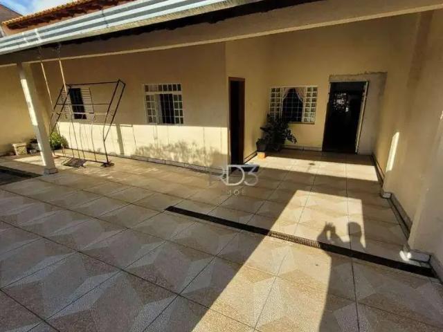 Casa / Sobrado para Venda em Londrina/PR Giovani Lunardelli 3 Quartos