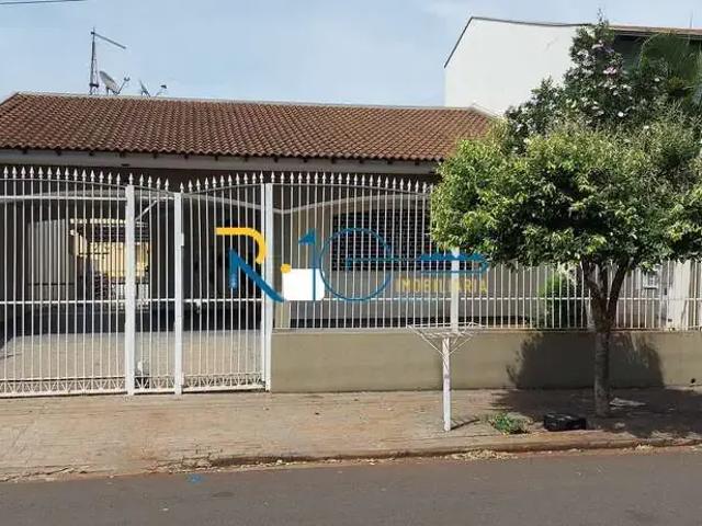 Casa / Sobrado para Venda em Londrina/PR Hedy 3 Quartos