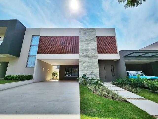 Casa / Sobrado para Venda em Londrina/PR Ideal 4 Quartos