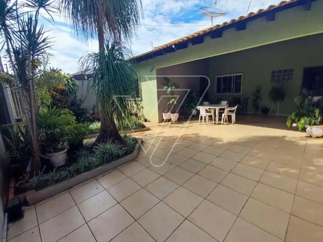 Casa / Sobrado para Venda em Londrina/PR Jardim Tarumã 5 Quartos