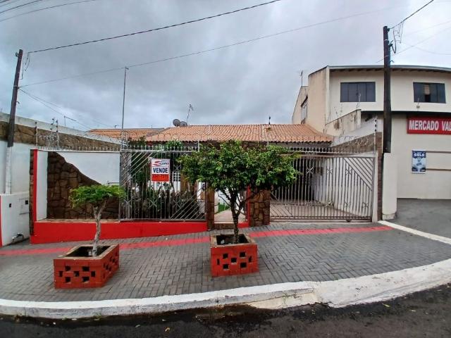 Casa / Sobrado para Venda em Londrina/PR Jardim Tarobá I 3 Quartos