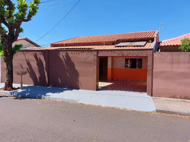 Casa / Sobrado para Venda em Londrina/PR Jardim Tomy 3 Quartos