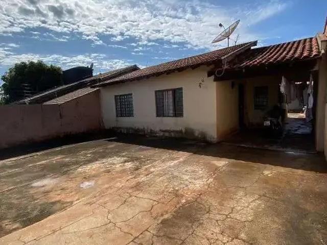 Casa / Sobrado para Venda em Londrina/PR Jardim Tropical 2 Quartos