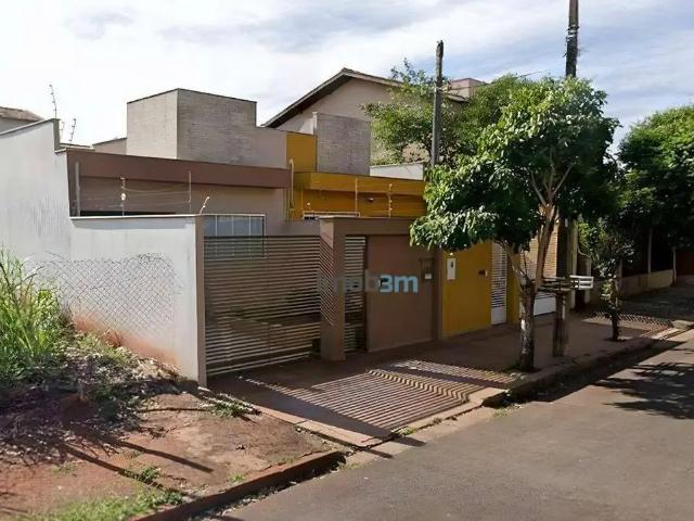 Casa / Sobrado para Venda em Londrina/PR Jardim Acapulco 3 Quartos
