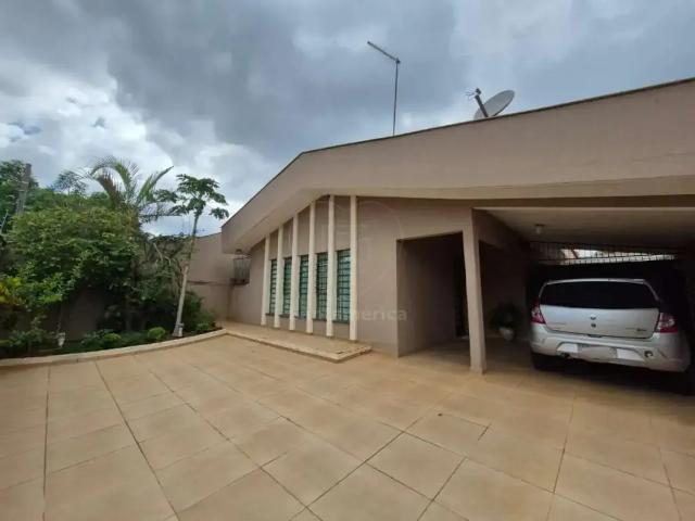 Casa / Sobrado para Venda em Londrina/PR Jardim Adriana II 3 Quartos