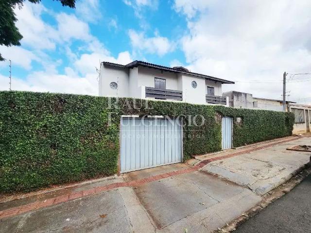 Casa / Sobrado para Venda em Londrina/PR Jardim Alvorada 4 Quartos