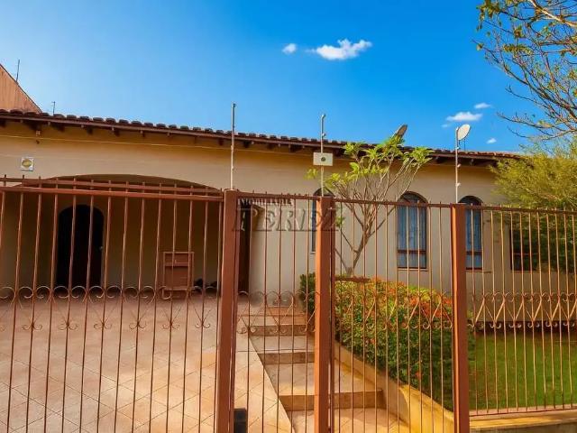 Casa / Sobrado para Venda em Londrina/PR Jardim Alvorada 3 Quartos